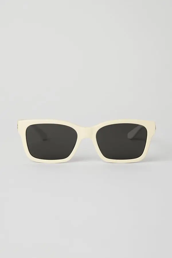 Alo Yoga Chill Sunglasses - Black/French Vanilla | Editorialist